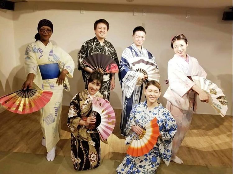 Let's take Japanese traditional dance lessons. We introduce features ...